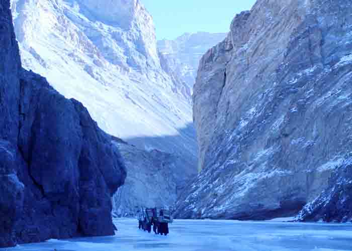 Chadar Trek (The Frozen River) Itinerary, Dates & Price | Book Now