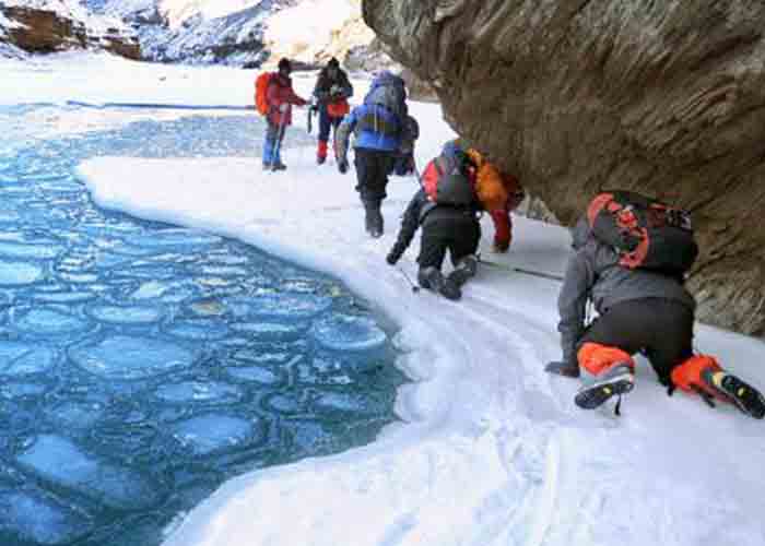 Chadar Trek (The Frozen River) Itinerary, Dates & Price | Book Now